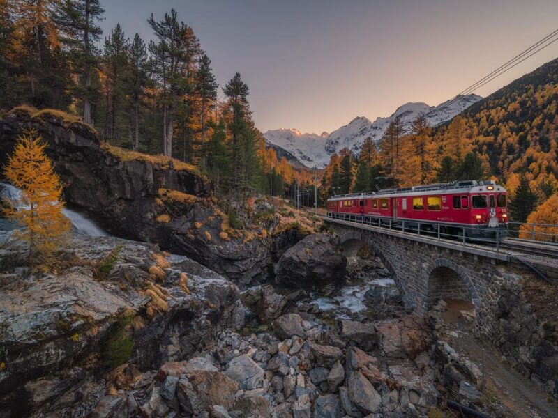 Red Bernina Train - MANFRED ZOBRIST PHOTOGRAPHY