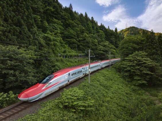 Red Bullet Train - MANFRED ZOBRIST PHOTOGRAPHY